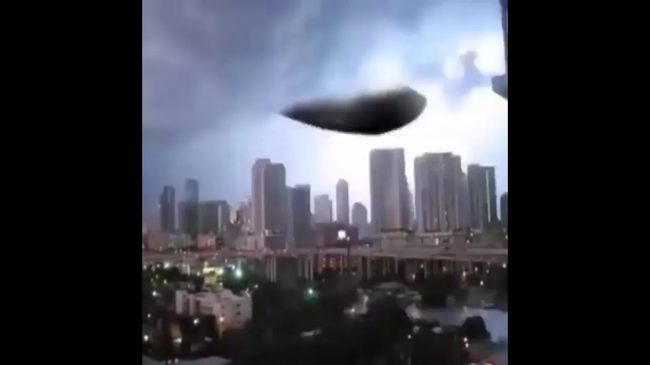 Orlando's Night Sky Dazzles with UFO and Mysterious Flying Orbs in a ...