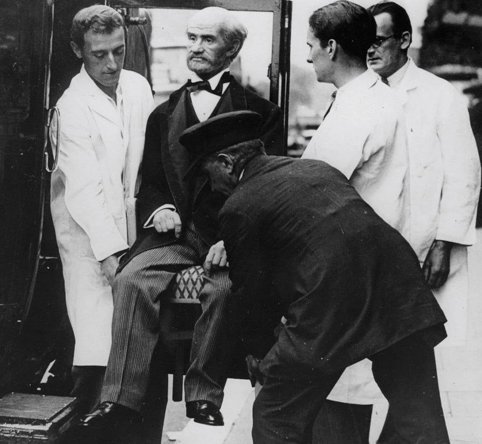 The DISTINCT TECHNIQUE OF HANGING of England’s Most Renowned Hangman ...